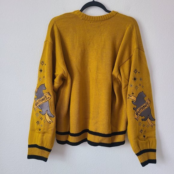 Her Universe | Sweaters | Her Universe Harry Potter Hufflepuff Skimmer ...